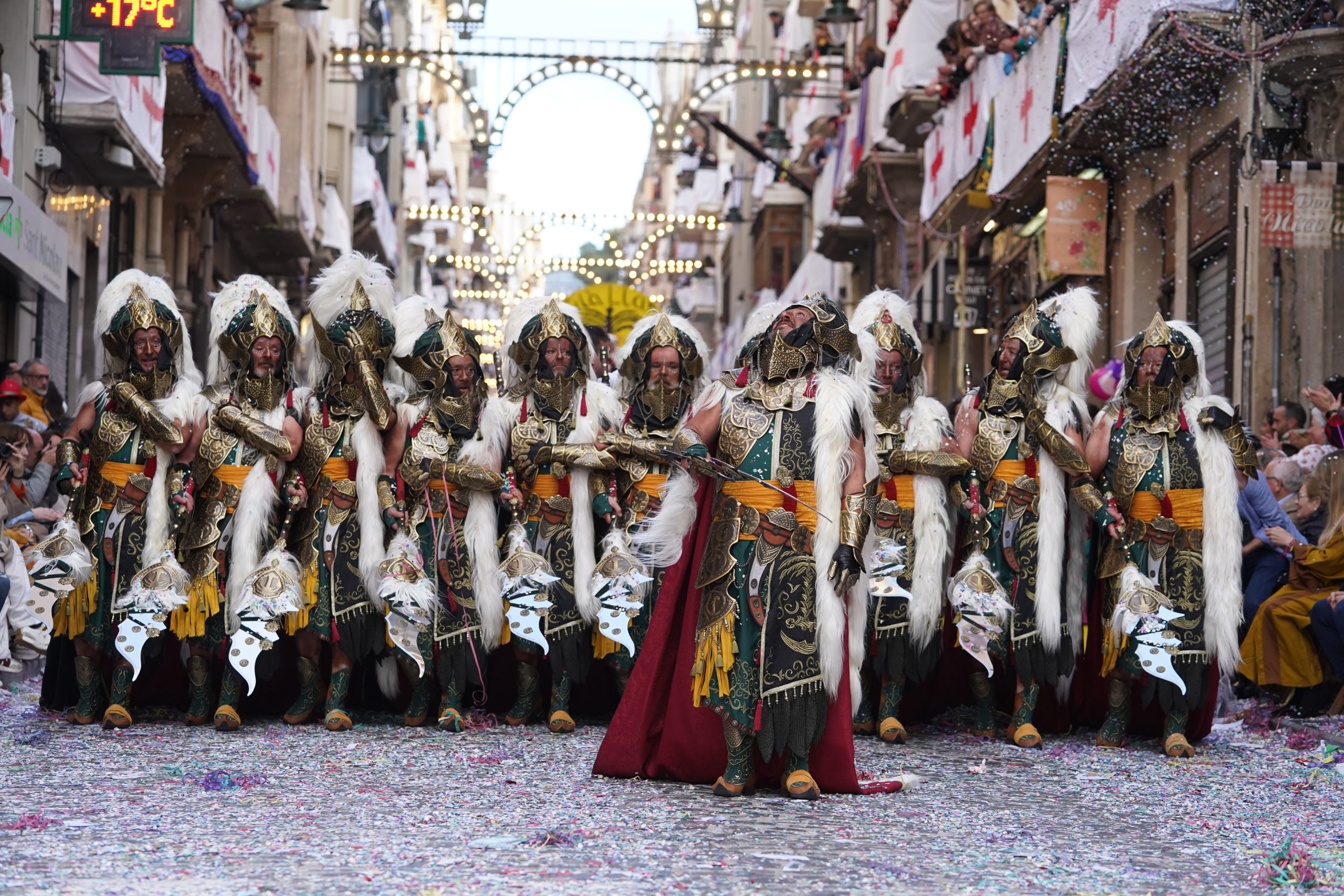 Les grans superfícies no obriran durant les Festes de Moros i Cristians ...