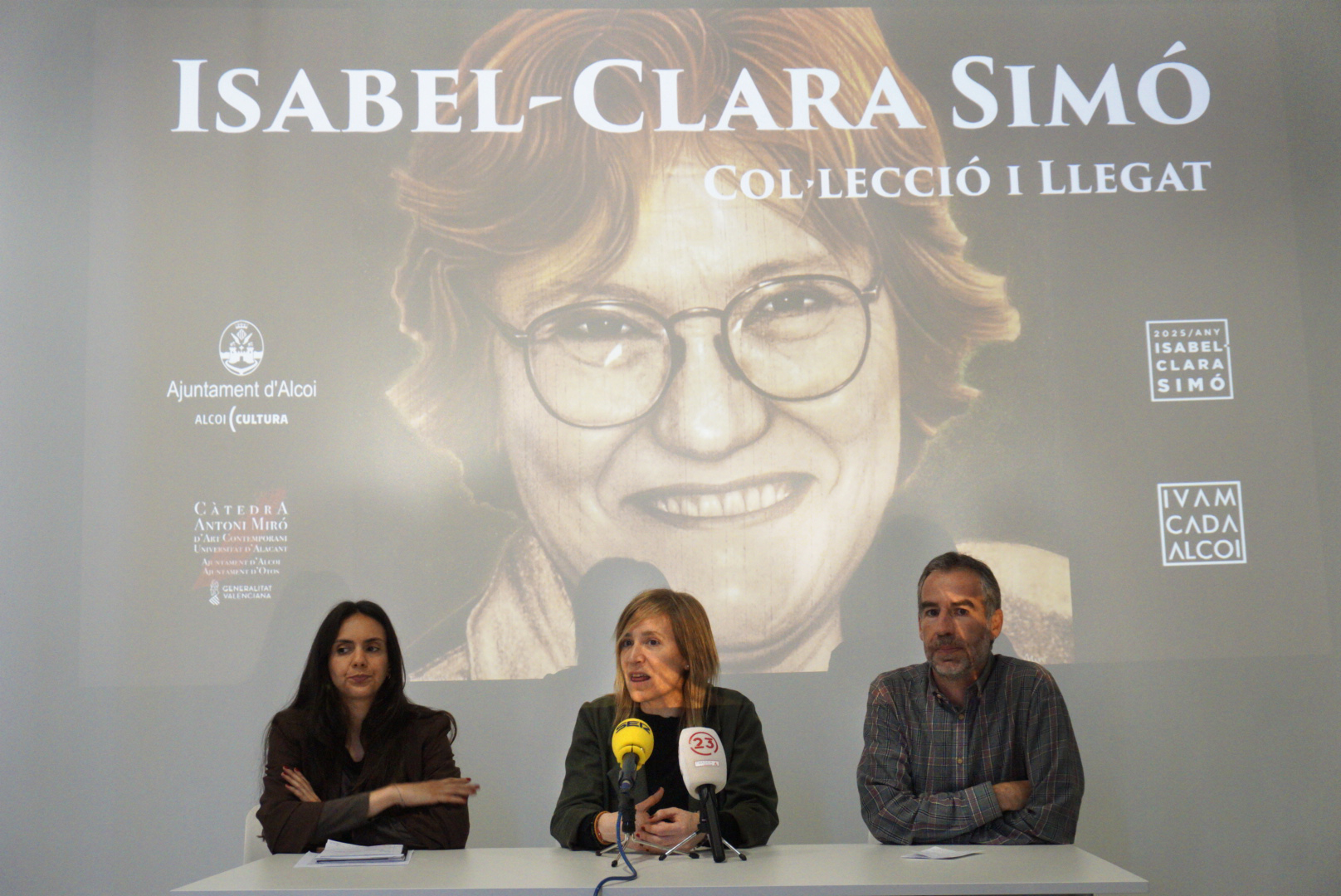 Isabel-Clara Simó regresa a Alcoy con una exposición monumental de su legado cultural y personal ...